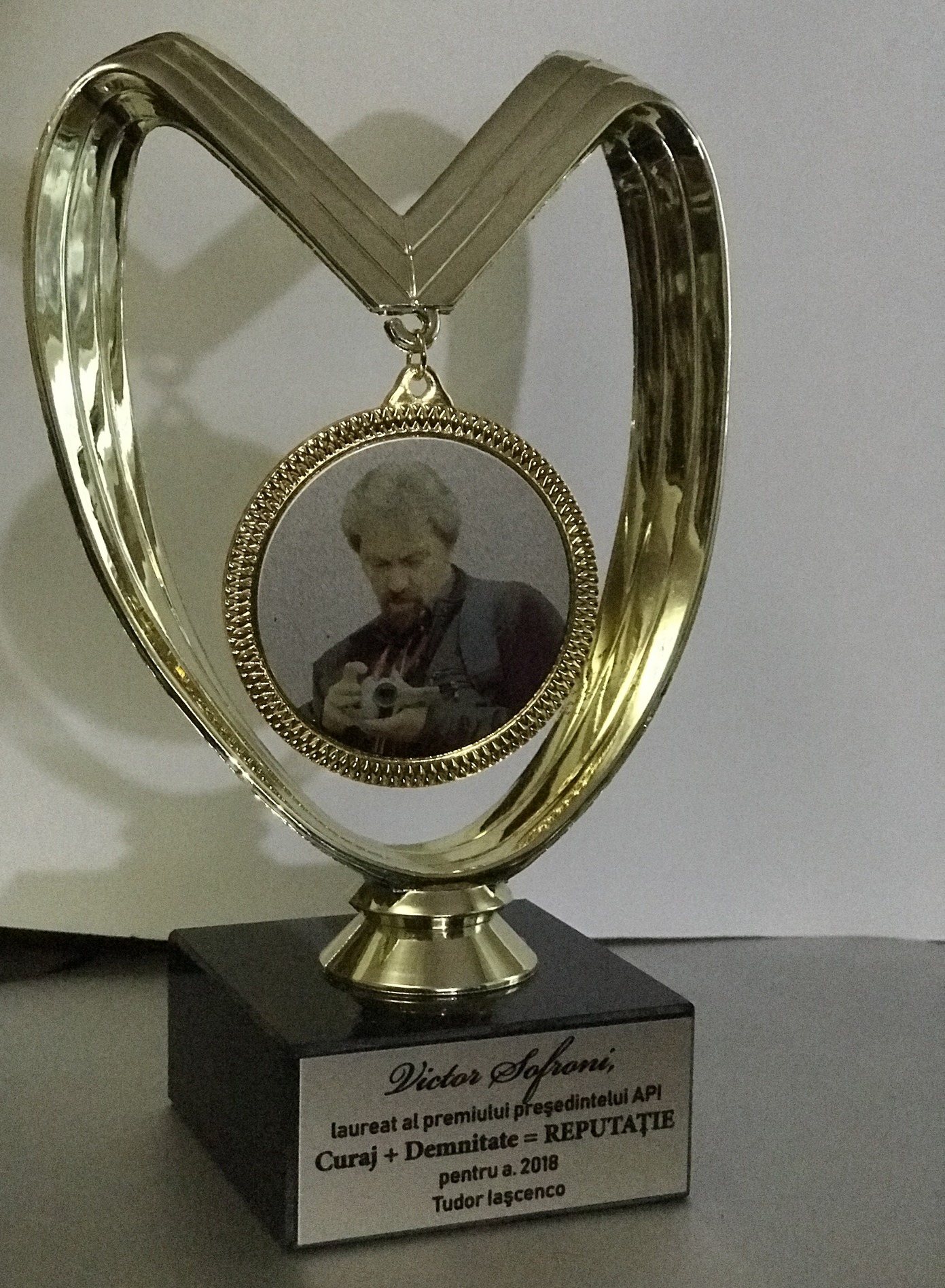 CURAJ+DEMNITATE=REPUTAȚIE